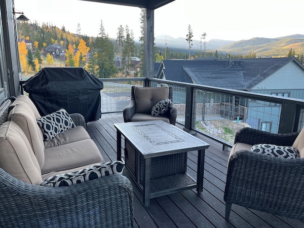 New Chalet Near Skiing, Hiking, Fishing W/private Hot Tub, And Mountain Views - Granby, CO