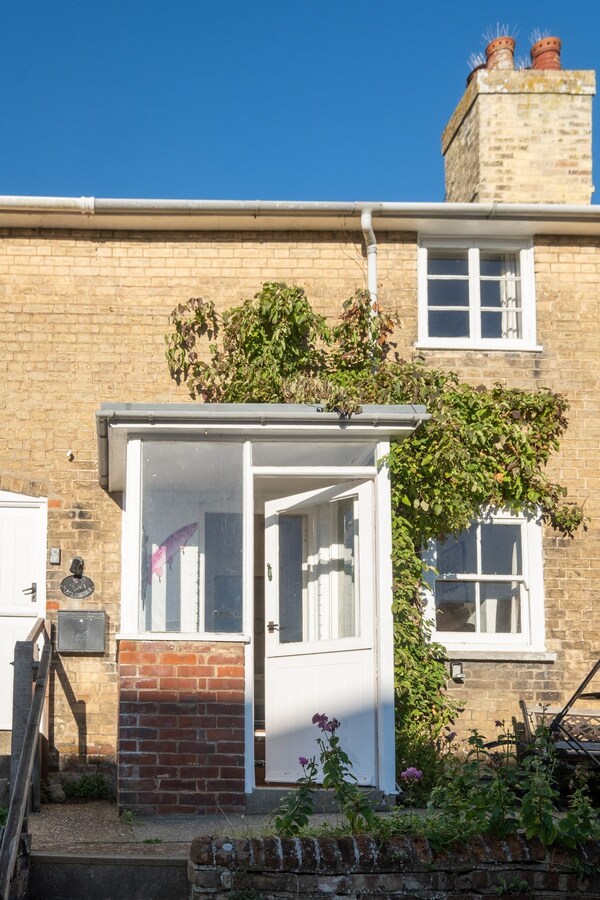 Ginnys Cottage - Sleeps 4 Guests  In 2 Bedrooms - Aldeburgh