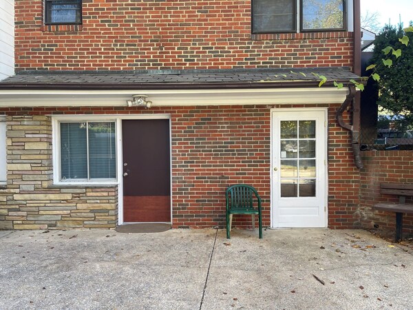 Two Double Beds, Bathroom, Shower, Fridge, Mw, Tv, Wifi - 66. - Silver Spring, MD