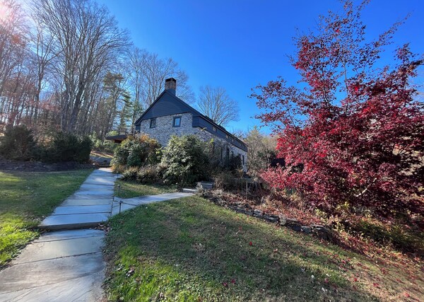 The Stonemason - A Private Catskill Winter Escape In The Woods Close To Kingston - Dutchess County, NY