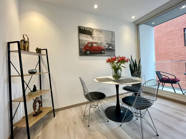 Cozy 1-bedroom Condo In Quito With Wifi, Balcony, Parking Space - Quito