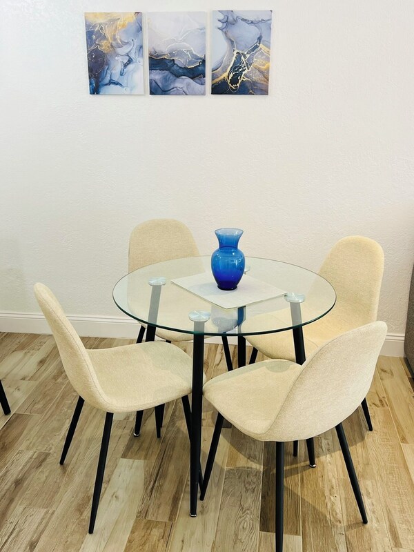 The Ultimate Group-friendly Home-charming 4-bdr House In Vibrant Design District - South Beach, FL