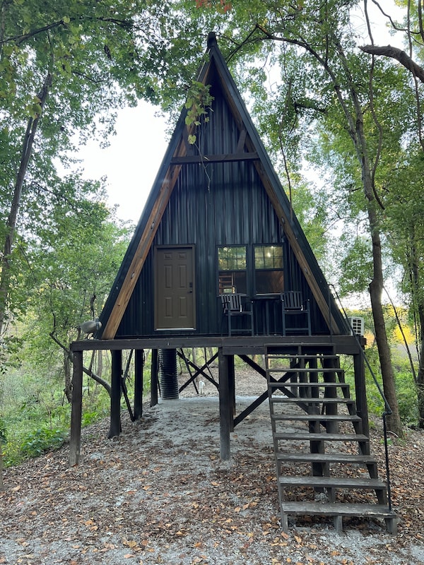 Peaceful Secluded Cabin Located Near Horseshoe Lake - Illinois