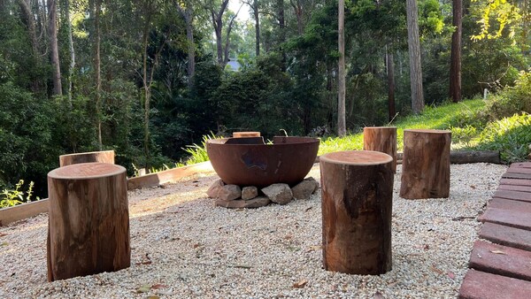 Sunset Palms - Escape To Our Delightful Holiday Home Nestled In The Heart Of Smiths Lake, - Smiths Lake