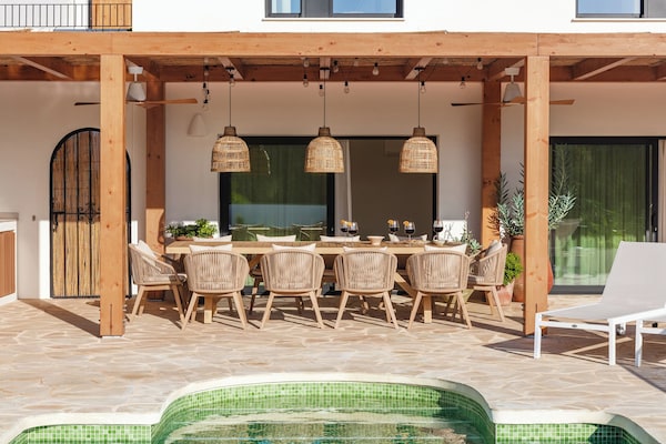 Fantastic Family Villa Within Walking Distance To The Beach! - Benisa