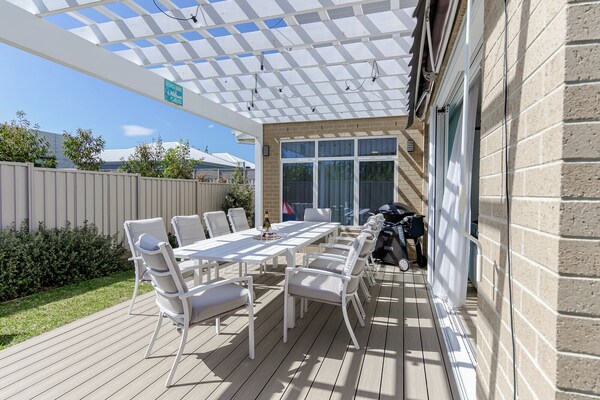 Double Delight - 4pm Check Out Sundays - Dromana