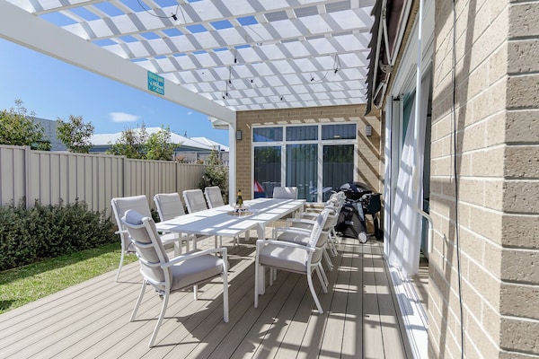 Double Delight - 4pm Check Out Sundays - Dromana