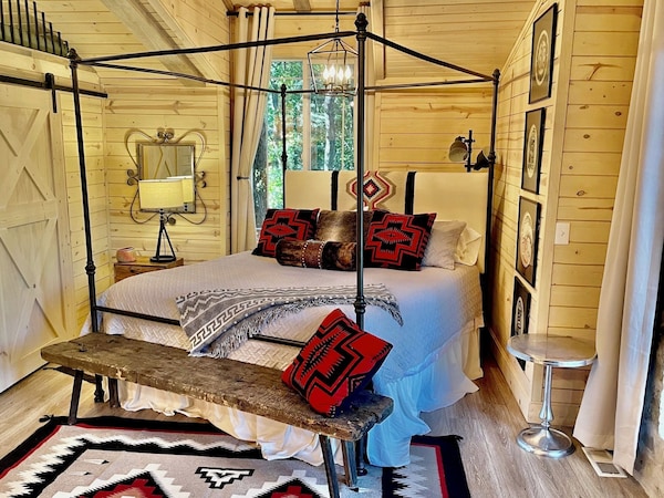 Sundance Romantic Carriage House Escape - Midway, UT