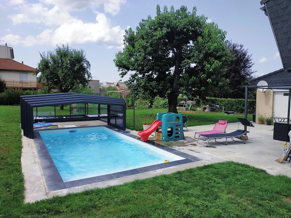Logement Sur Tout De Ville Avec Piscine, Accès Rapide Autoroute - Clermont-Ferrand