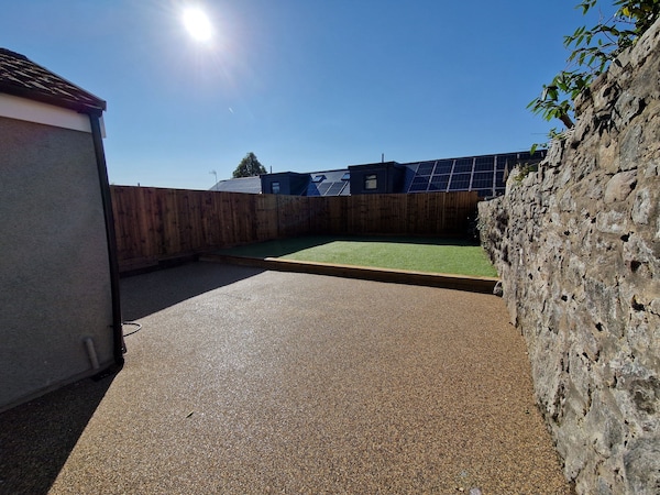 Modern & Cosy 3 Bedroom Cottage - Merthyr Tydfil