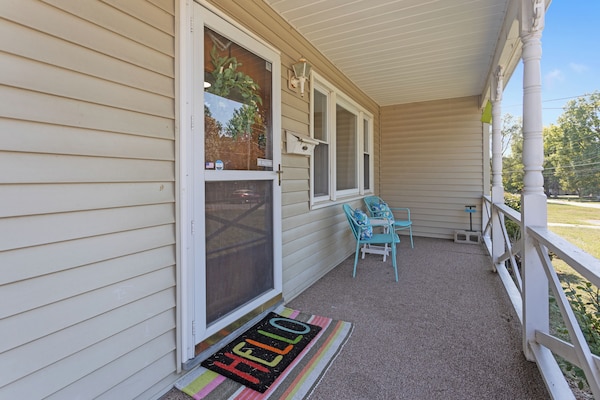 Retro Funky Stay Less Than 10 Minutes From Arrowhead! - Independence, MO