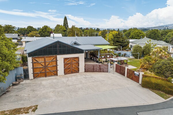 The Workshops - Clyde Holiday Home - Alexandra