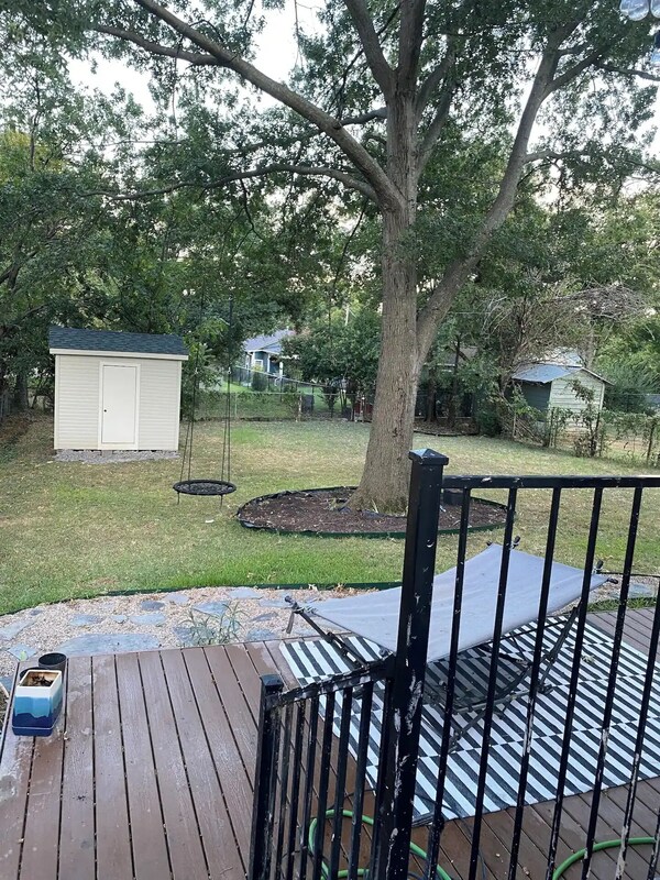 The Green Door Getaway!! At&t Stadium, 6flags, +++\N\n - 