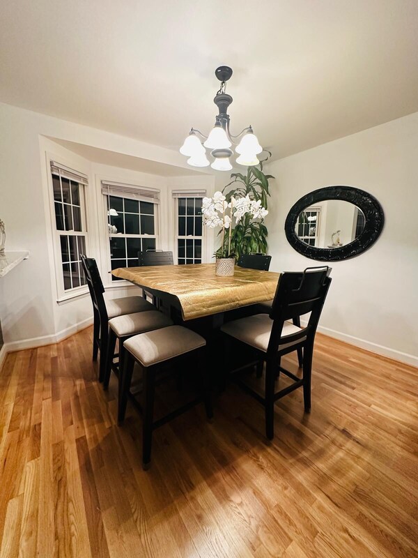 Spacious 5-bedroom House In Lovely Alexandria With Wifi, Ac - Waldorf, MD