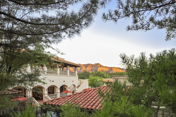 Two Perfect Sedona Rooms Ideal For Family Getaway W/ Poolside Relaxation - Munds Park, AZ