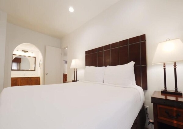 Desert Adventure Awaits! Pool, Spa, Restaurant, Free Parking! - Sedona, AZ