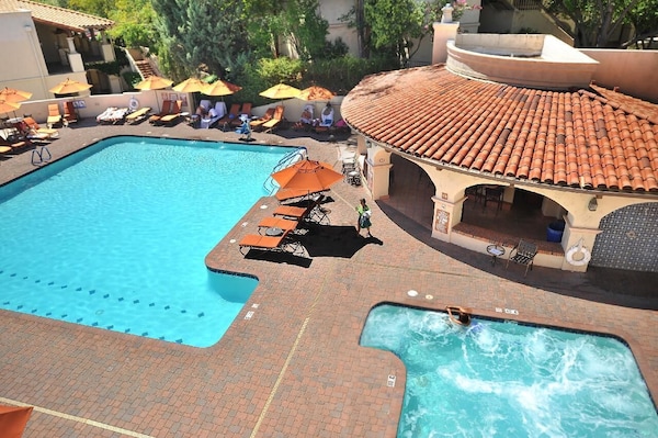 Cozy Stay In Sedona: Room W/ Outdoor Pool Access | Free Parking - Sedona, AZ