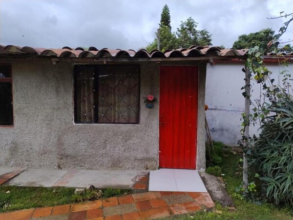 Comfortable Villa, In A Very Good Location And Surrounded By Gardens. - Cota