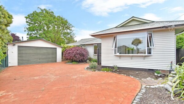 Bevington - Renovated 1 Bedroom Studio - Christchurch