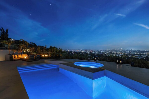 Hollywood Hills Designer Estate, Gated, Pool, With 270 Degree Views - Beverly Hills, CA