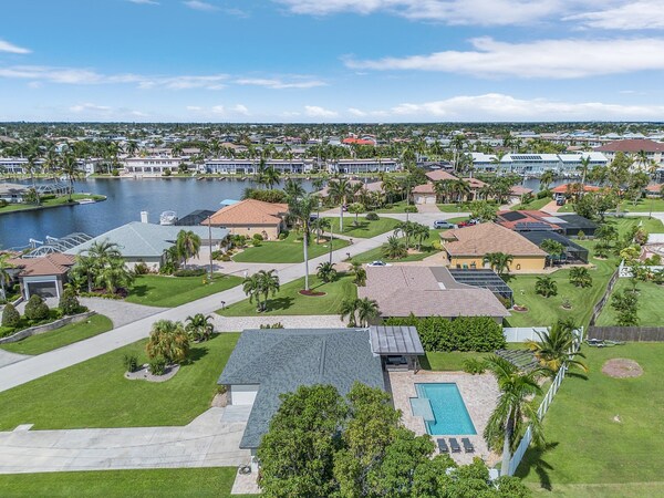 4313 Soak Up The Sun, Dog-friendly Yard, Walk To Dwntn! - Fort Myers, FL