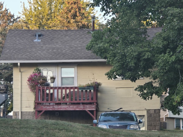 Charming 1-bedroom House The Live Well Nook With Wifi In Cedar Rapids - Cedar Rapids, IA