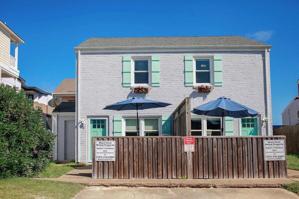 Sojourn's Sea Views With Balcony Sleeps 10 - Regent University, Virginia Beach