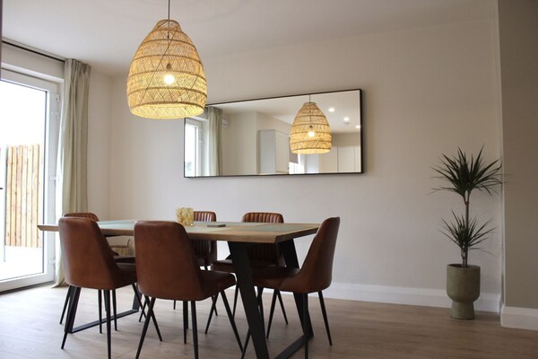 Bunratty Town House No 3 - Sleeps 8 Guests In 4 Bedrooms - Shannon