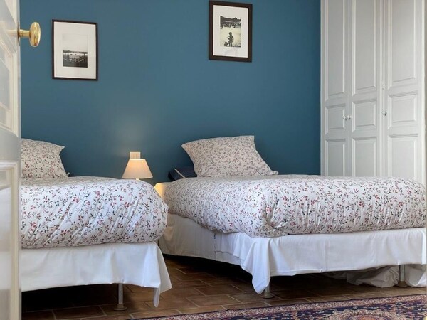 Domaine De Bel Ebat Vous Offre Un Cadre Paisible Et Verdoyant (1h De Paris) - Montargis