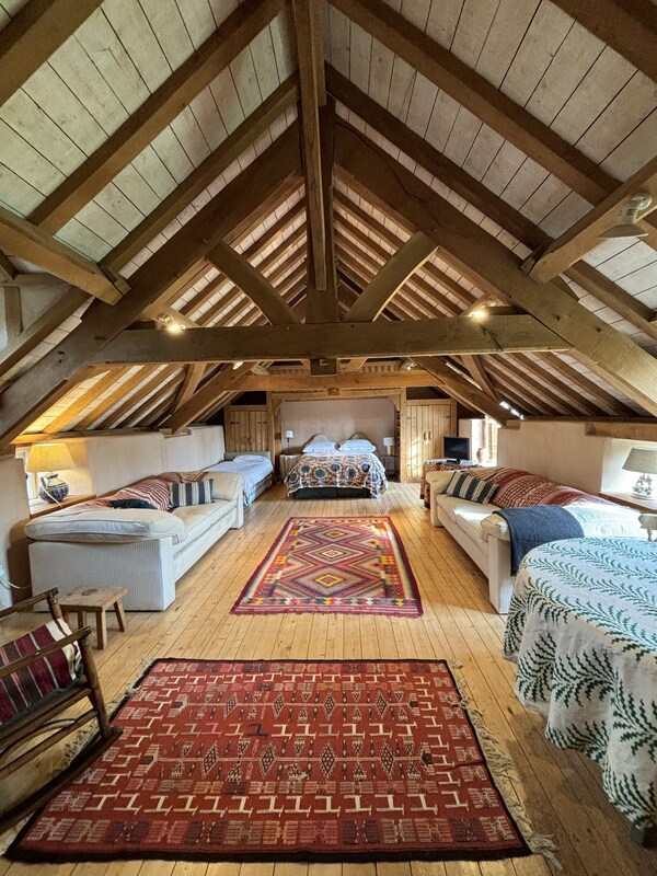 Charming, Rustic Self-contained Farmhouse Annexe Near Oxford - Oxfordshire