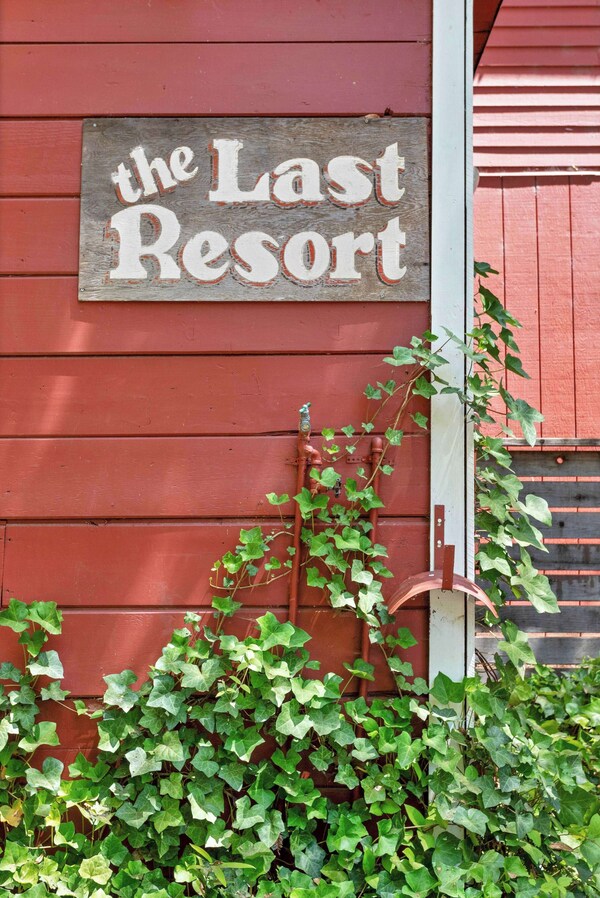 Cozy Riverfront Cabin - Beach Access & Wood Stove - Russian River, CA