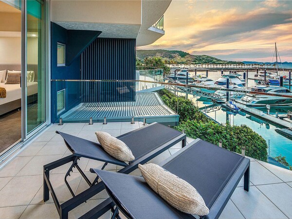 Pavillions 8, Pavillions 8 - Hamilton Island