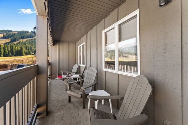 Ski-in/ski-out At Copper Resort W/ Cozy Fireplace & Shared Outdoor Hot Tub! - Copper Mountain, CO