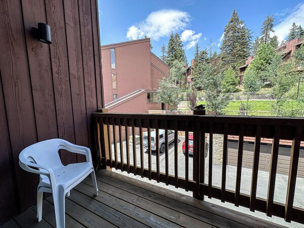 Canyon Ski Gateway  Condo For 4 - Yosemite National Park, CA