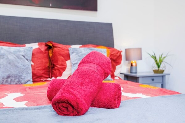 This Apartment Is A 3 Bedroom(s), 3 Bathrooms, Located In Greater London, En. - Londres