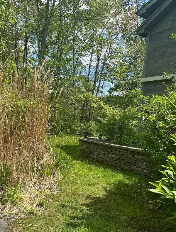 Kapitans Cottage : Rustic, Private & Steeped In Nature. Salt Pool Open Pets Ok - Red Maple Vineyard, West Park