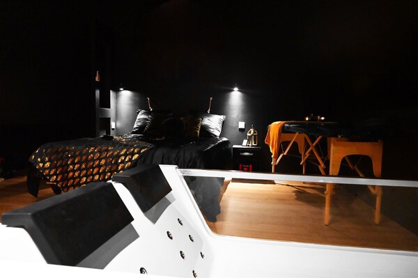 La Sainteny Touch - Erotic Room - Cotentin