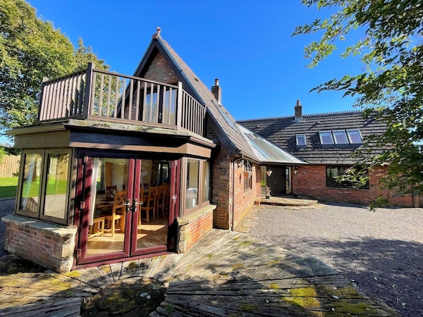 Beautiful 5br House Near Gretna Green With Garden | Pass The Keys - Dumfries and Galloway