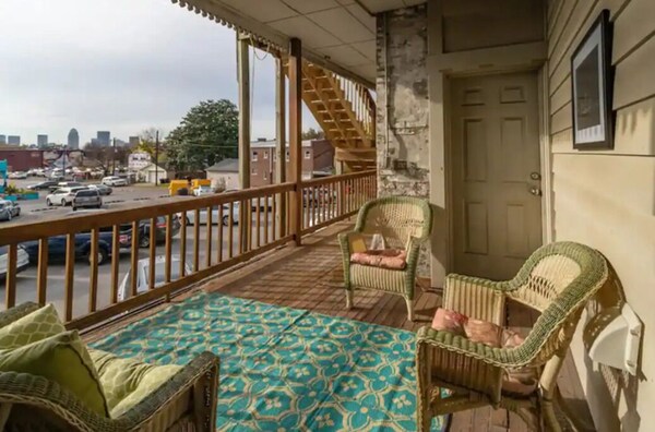 20% Off! Bourbon Trail Loft  6br  Sleeps 16 - New Albany, IN