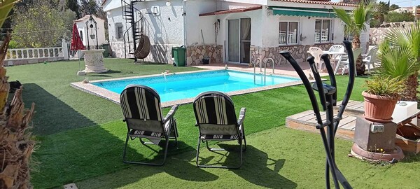 Guest House Inside Villa Noah - Tibi