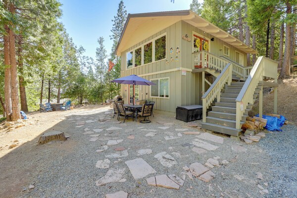 Cottage W/ Fire Pit & Grill In Mi-wuk Village! - Yosemite National Park, CA