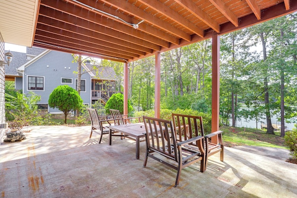 Lakefront Home W/ Private Boat Dock In Murrayville - Lake Lanier, GA