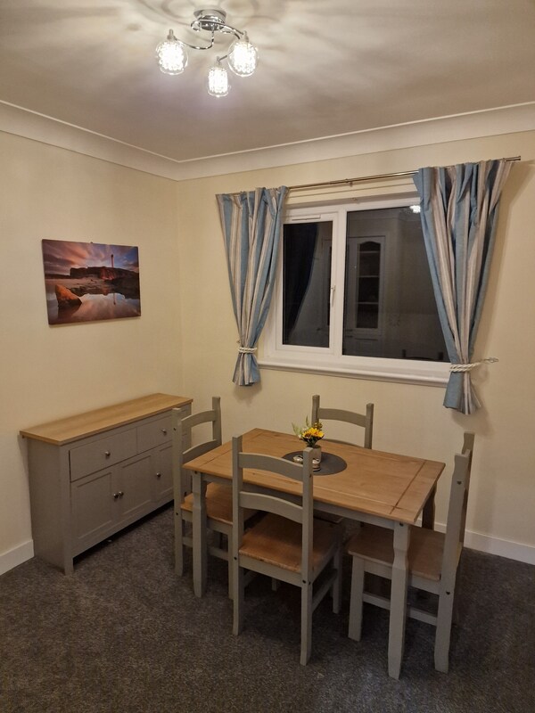 Catalina - Cozy 2 Bedroom Bungalow - Elgin