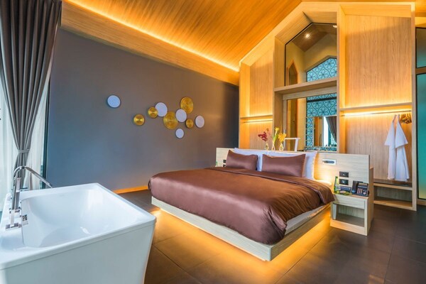 Villa Fai - Two Bedroom Resort, Sleeps 6 - Patong Beach