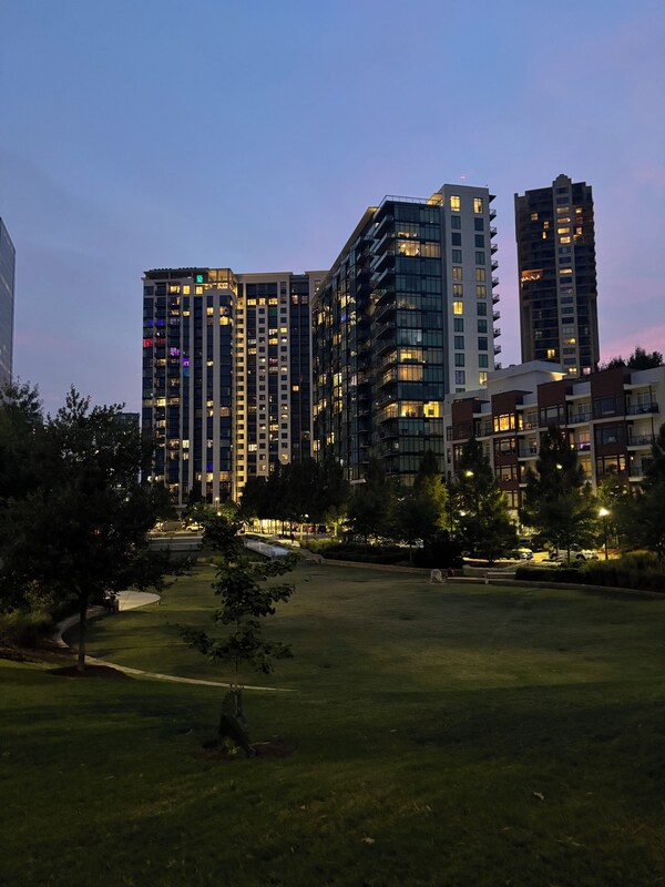 Charming 1-bedroom Apartment In Atlanta With Ac, Wifi, Fitness , Office Space. - Atlanta, GA