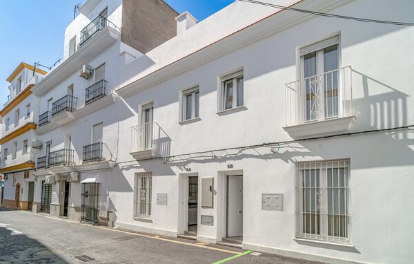 Lovely Home In Conil De La Frontera - El Palmar de Vejer