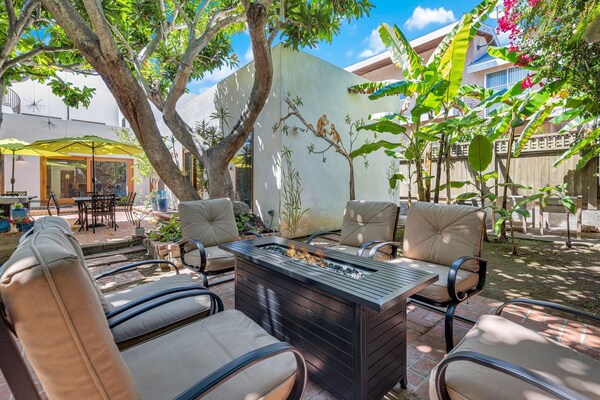 Sea Breeze Dream | Water View, Rooftop Deck, Game Room, Fire Pit & Cozy Backyard! - Del Mar, CA