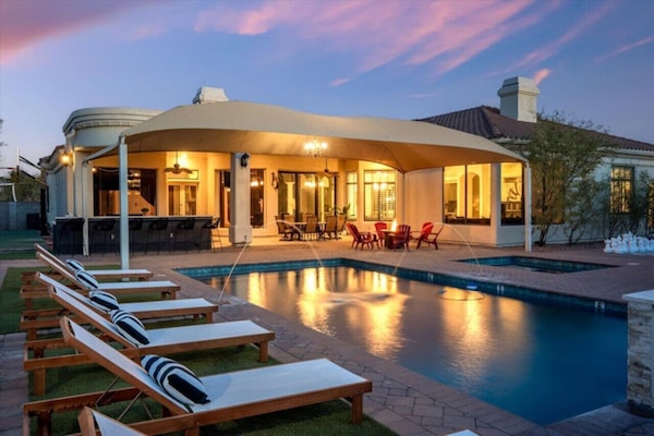 Luxury Mansion-heated Pool/spa-pickleball-batting Cage-2 Game Rooms-speakeasy - Arizona