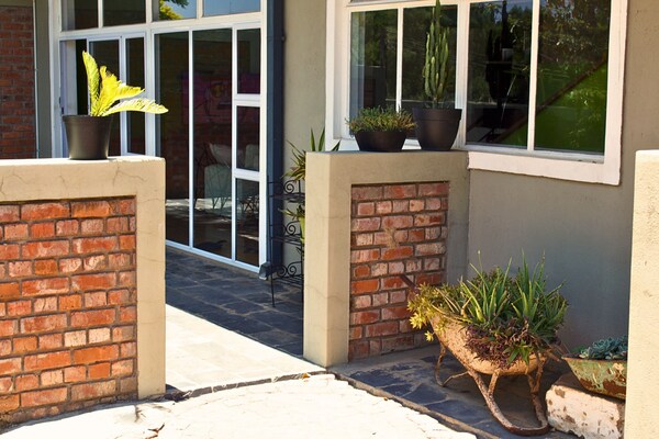 Solar Powered 3 Bed Haven In Bannatyne Park - Harare