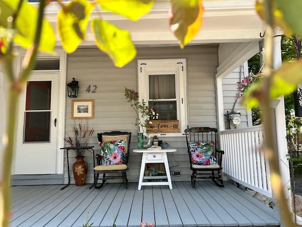 Sophia's Garden Chalet-quality/4br/2b/3car-p/hvac/wifi/walkz/college/kid/up To 8 - Devon, PA